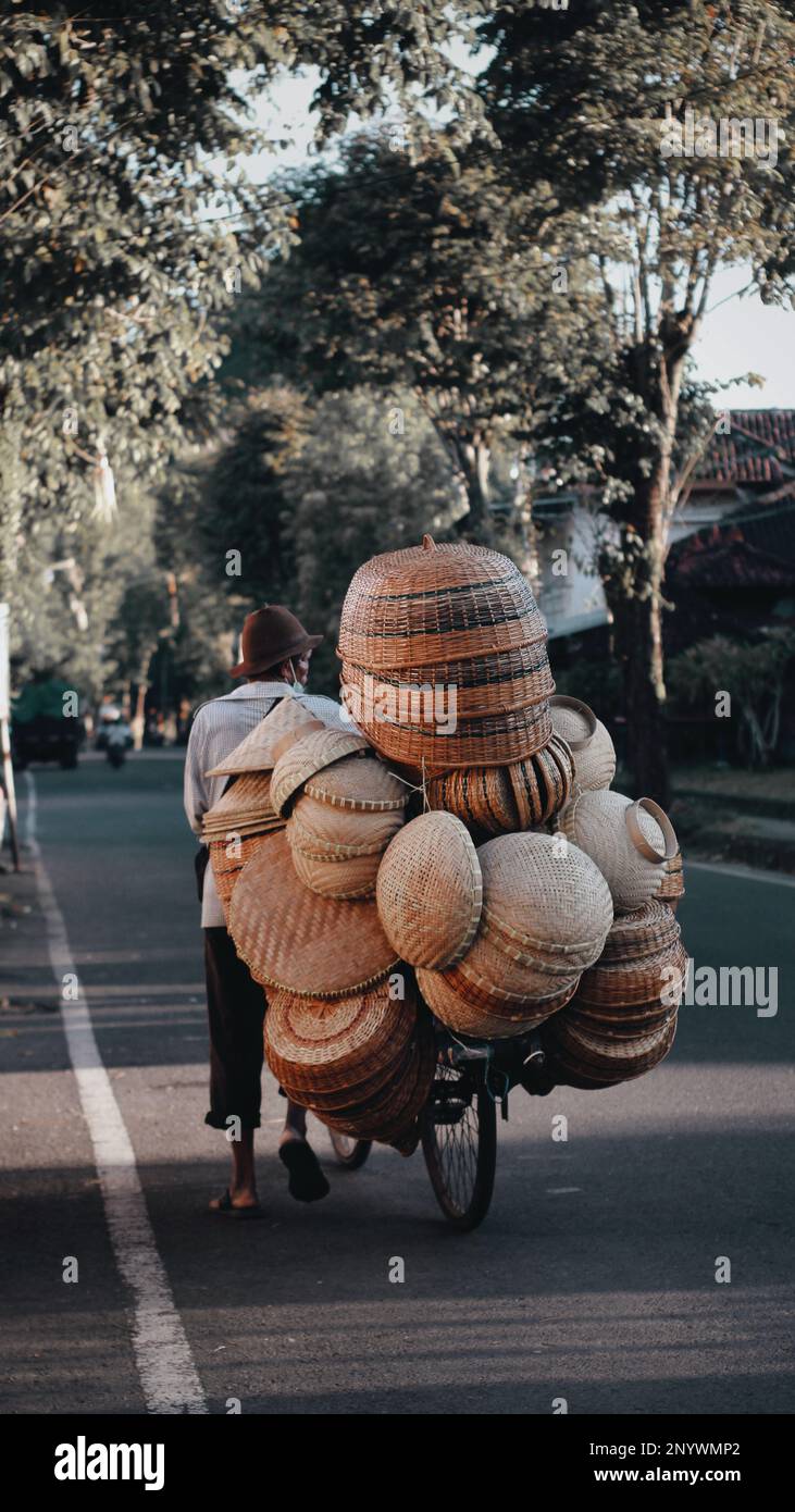 Indonesian handcraft hi-res stock photography and images - Alamy