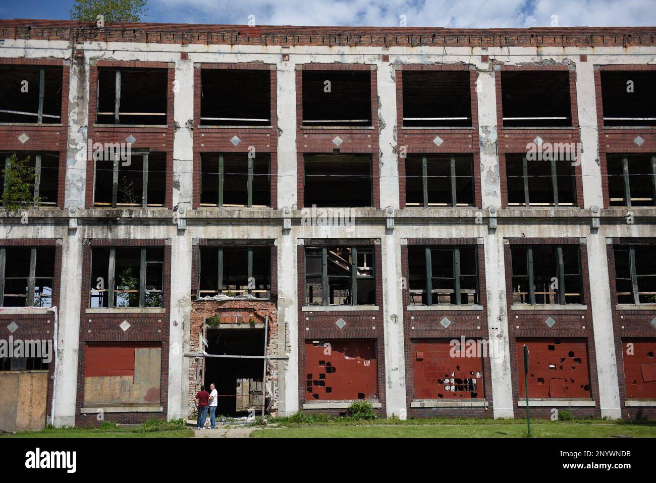 David Reimer, left, and Frederick Ryan, of Livonia, take a closer at ...