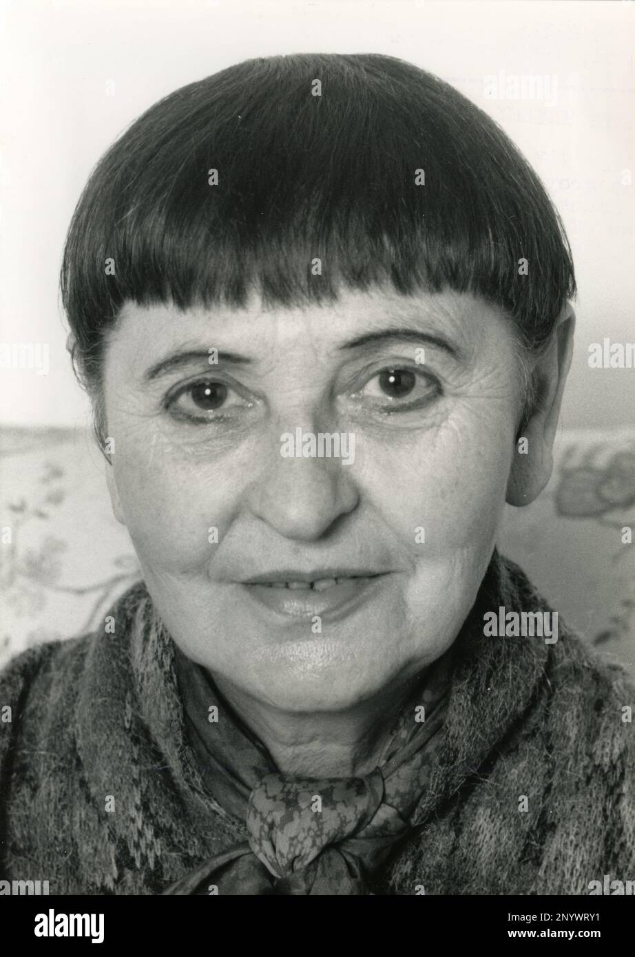 Maisie mosco hi-res stock photography and images - Alamy