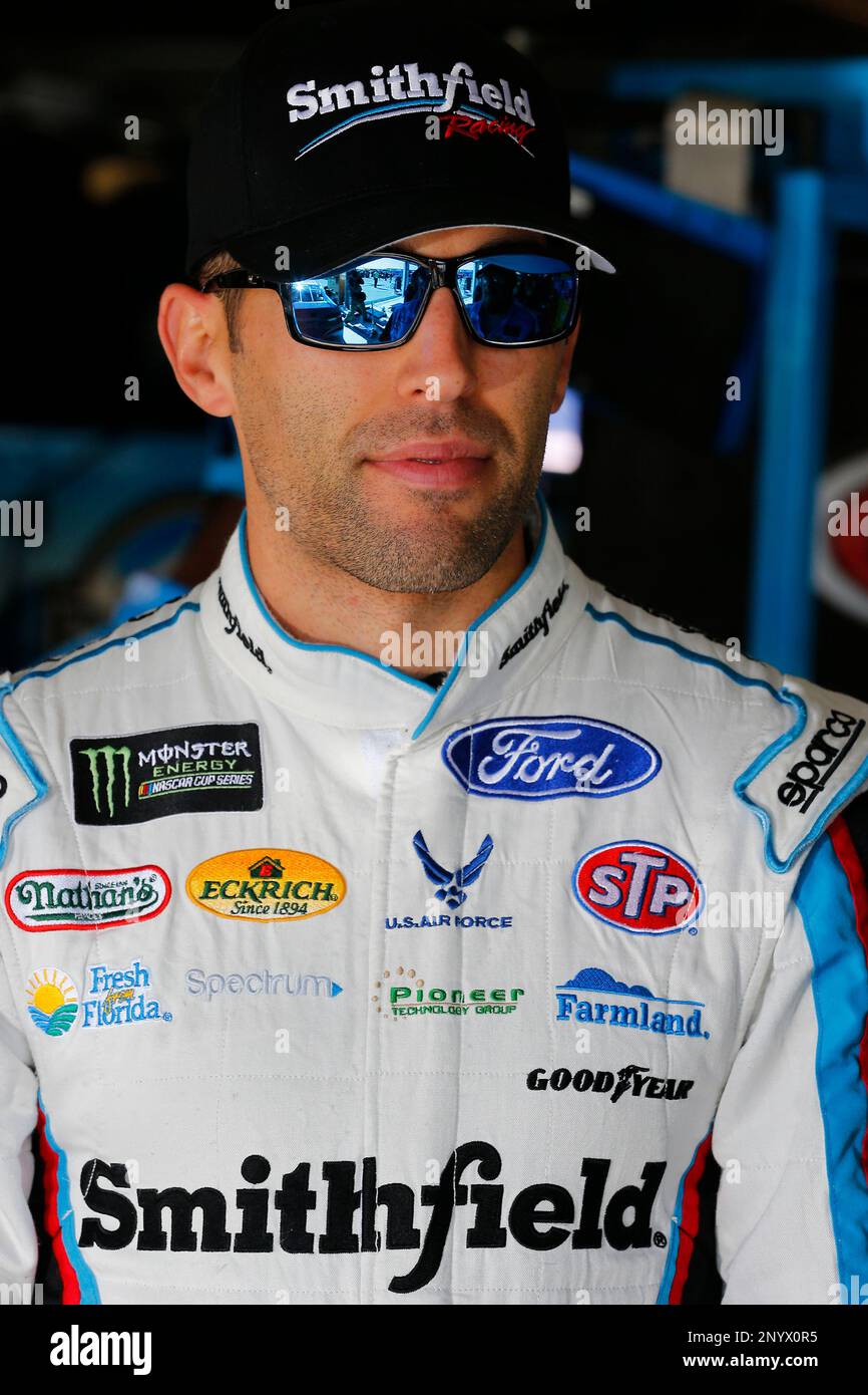 Aric Almirola, Richard Petty Motorsports, Smithfield Ford Fusion during ...