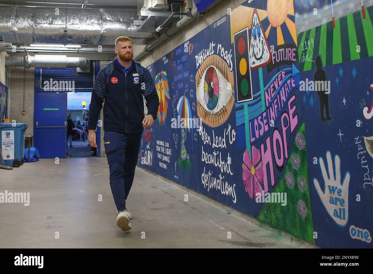 Joe Bullock #19 of Warrington Wolves arrives ahead of the Betfred Super ...
