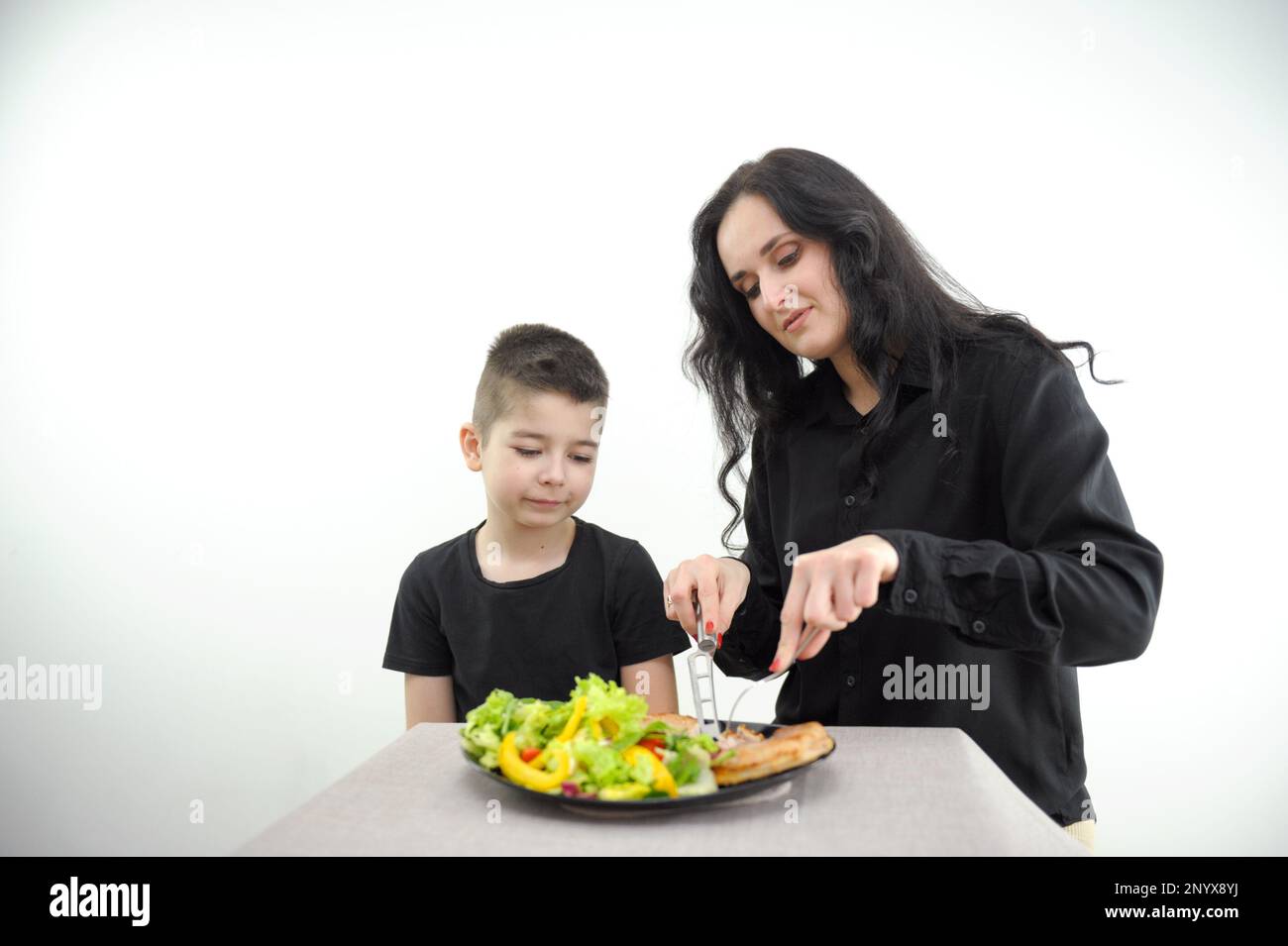 mom teaches son to eat right fast food for children is bad for health ...