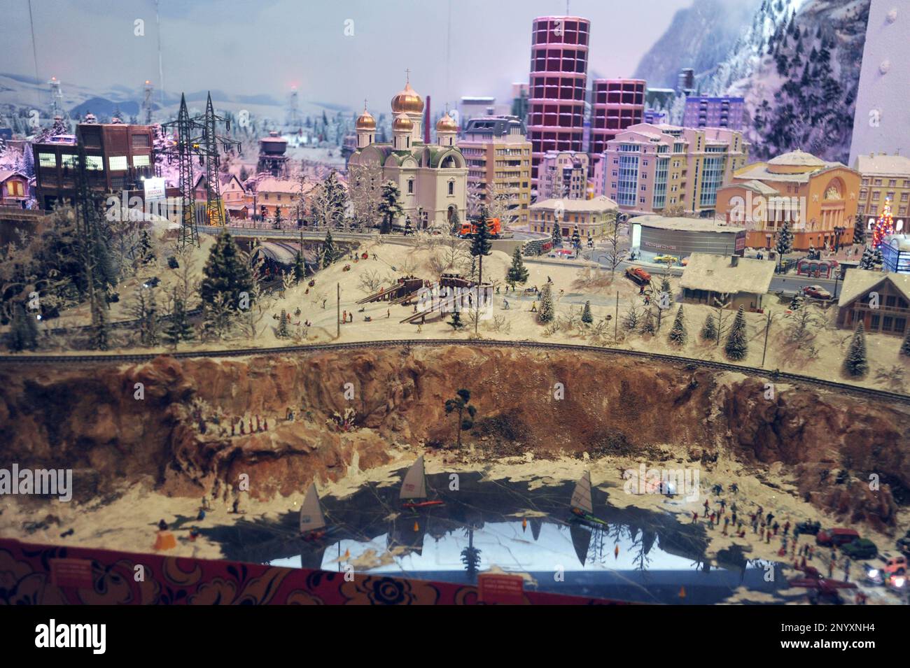 Photo by: Dennis Van Tine/STAR MAX/IPx20175/9/17Grand opening of ...