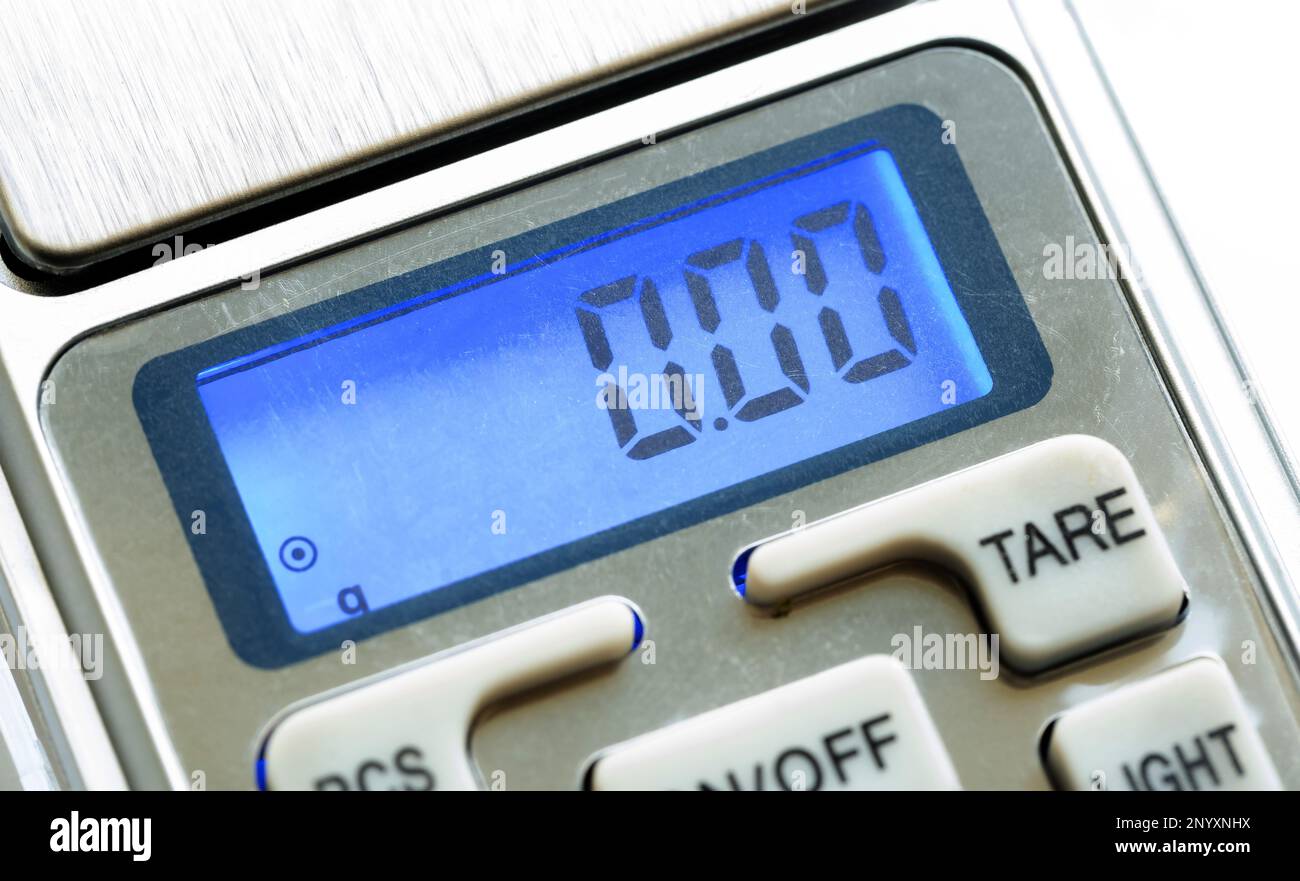 Scales display showing weight hi-res stock photography and images - Alamy