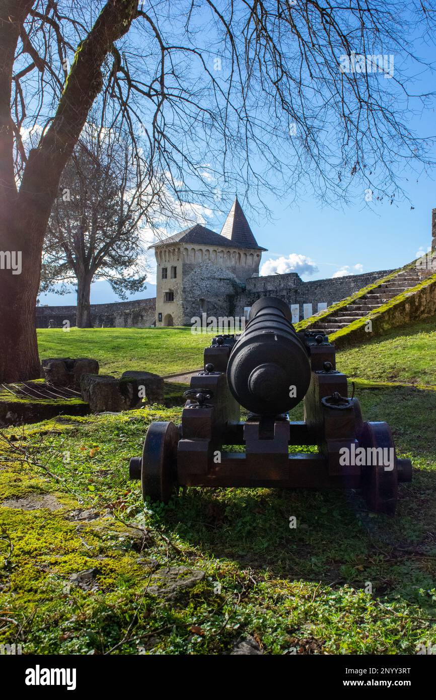Ostrozac castle, castle lake from Disney stories. Beautiful ...