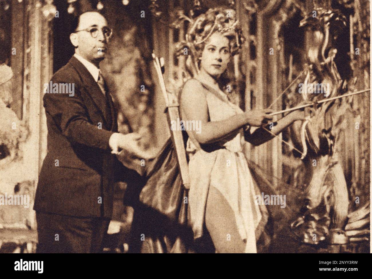 1947 , ITALY : The italian movie director MARIO CAMERINI ( 1895 - 1981 ...