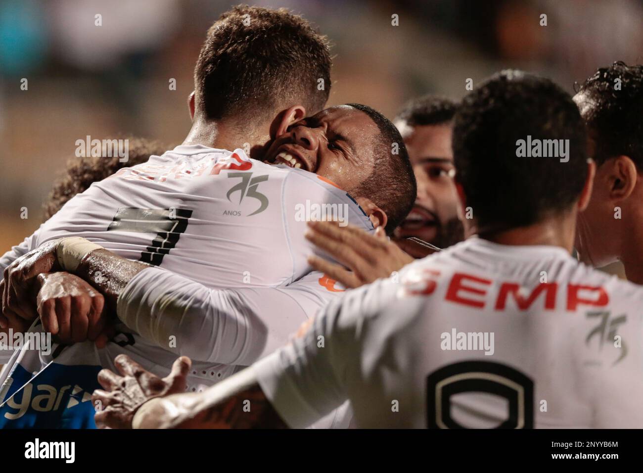 SAO PAULO - SP - 04/05/2017 - LIBERTADORES 2017/SANTOS x SANTA FE (COL) – Vitor Bueno comemora ...
