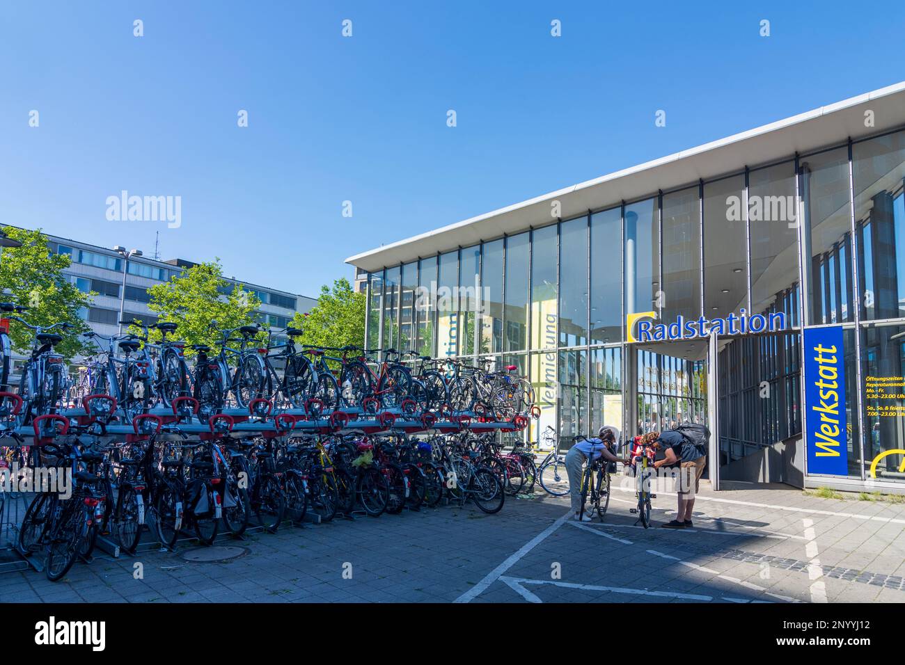 Münster: parked bicycles in front of bicycle parking garage Radstation ...