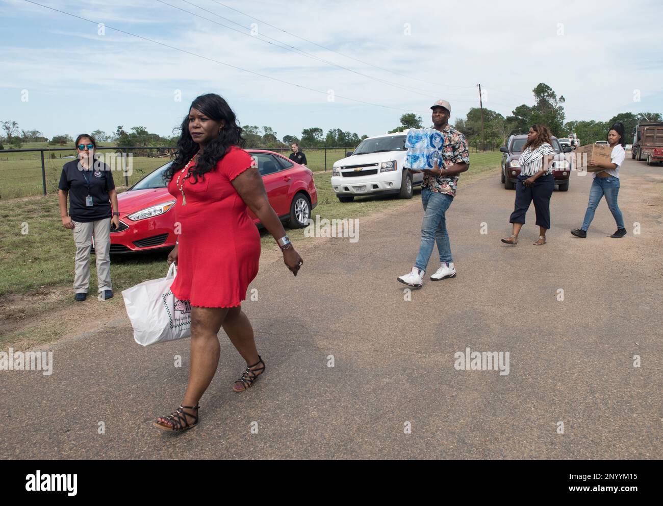 Volunteers Alisha Readus, Ramon Readus, Marisa Readus and Asheera ...