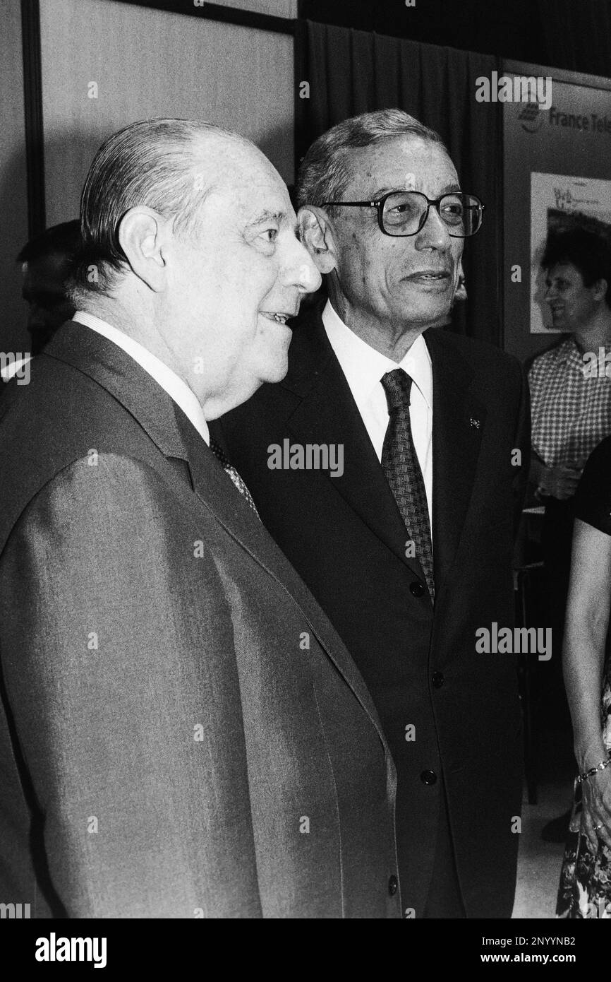 Archives 90ies: Lyon's mayor, Raymond Barre, welcomes Boutros Boutros ...