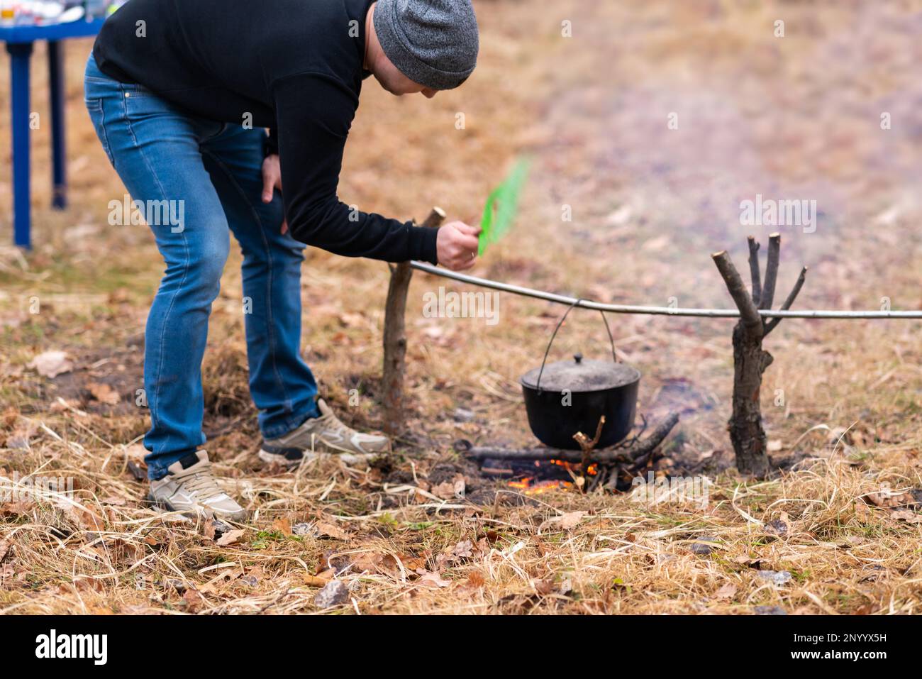 Campfire cooks hi-res stock photography and images - Alamy