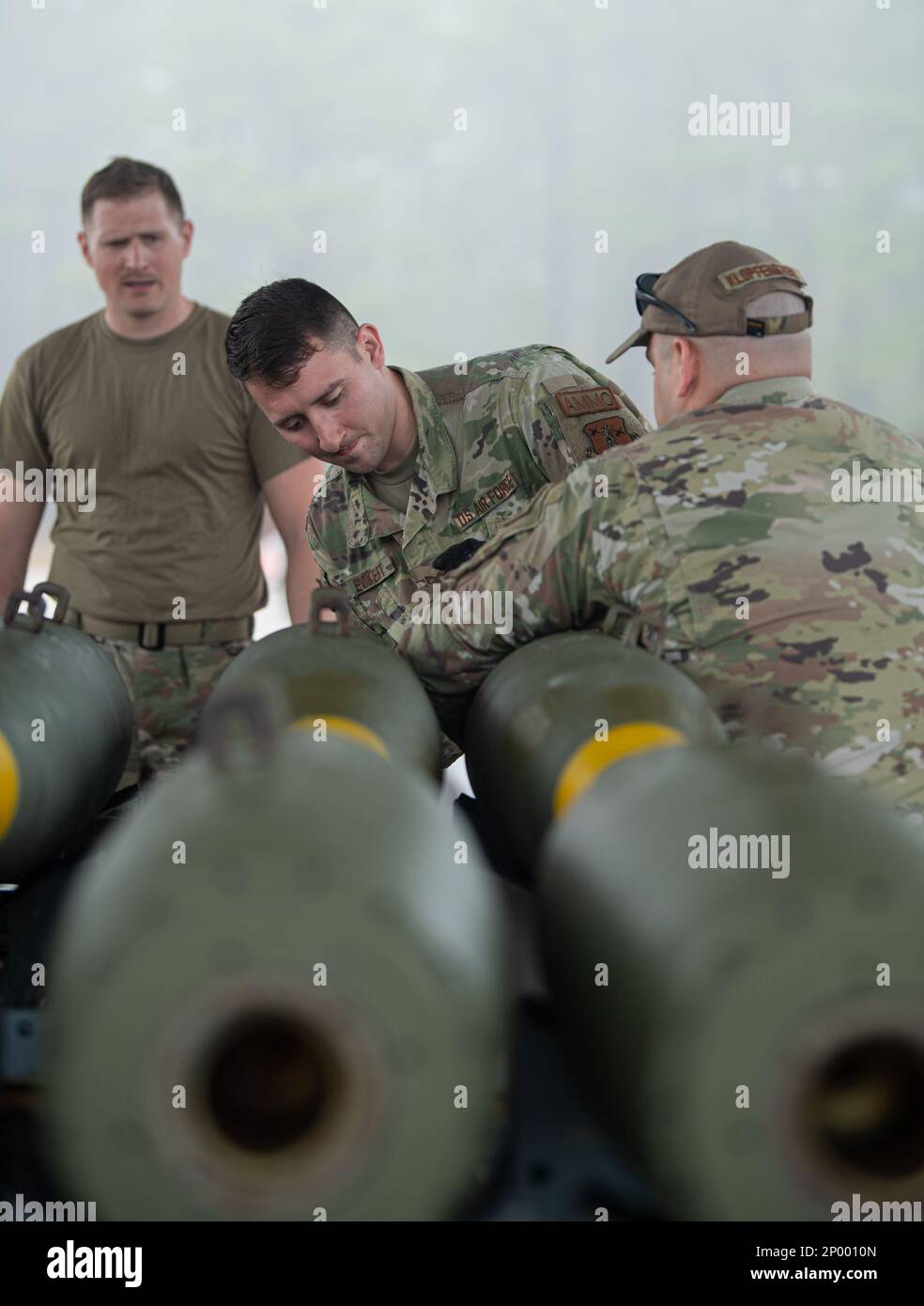 U.S. Air Force Airmen assigned to the 122nd Fighter Wing, Indiana Air ...