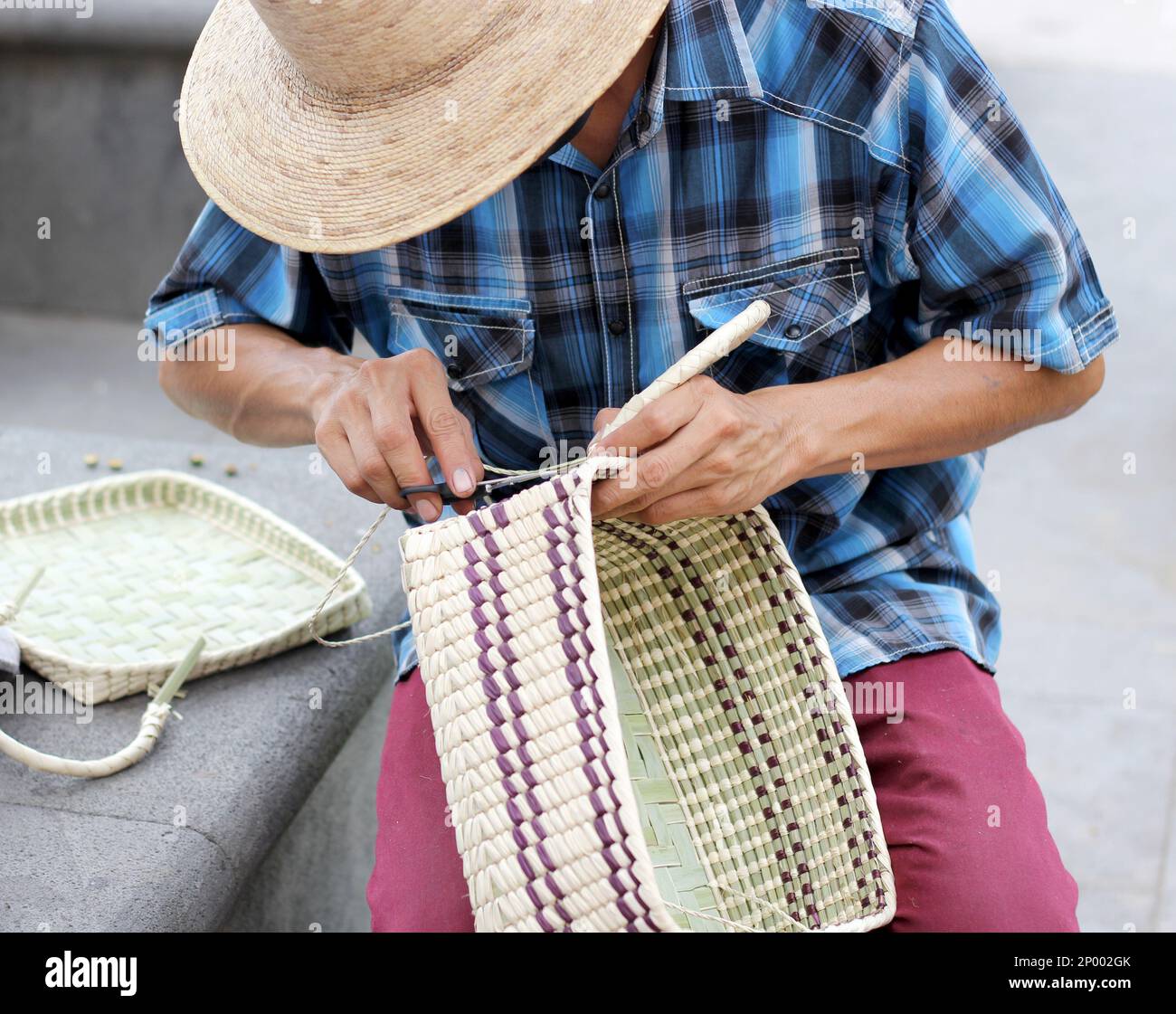 Woven bamboo and rattan baskets hi-res stock photography and images - Alamy