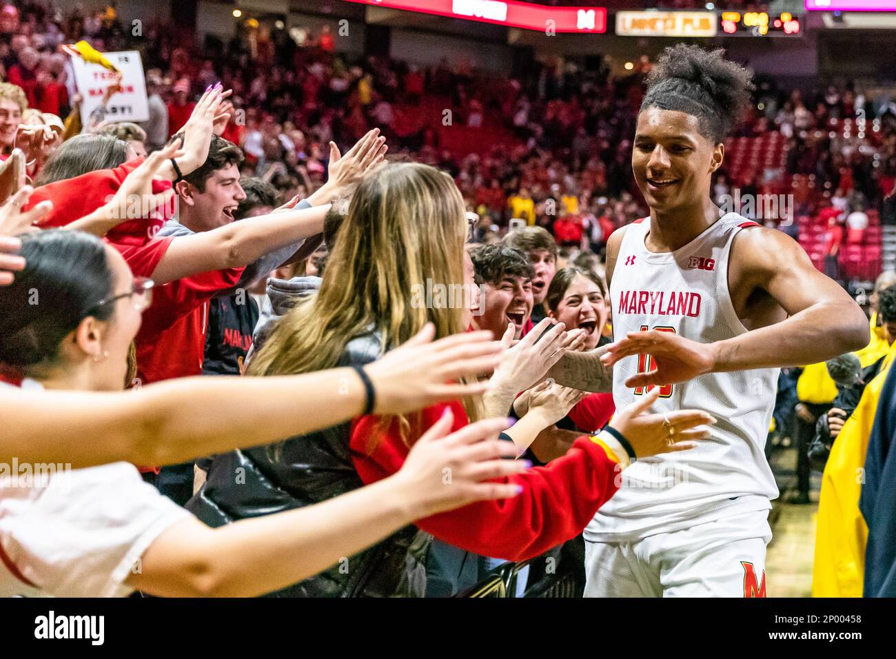 College Park, Maryland, USA. 26th Feb, 2023. Julian Reese (10) of the ...