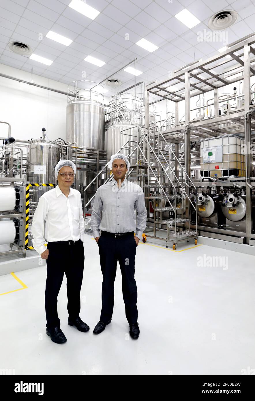 (from left) Mr Lee Kwok Kuen, Managing Director of local SME ...