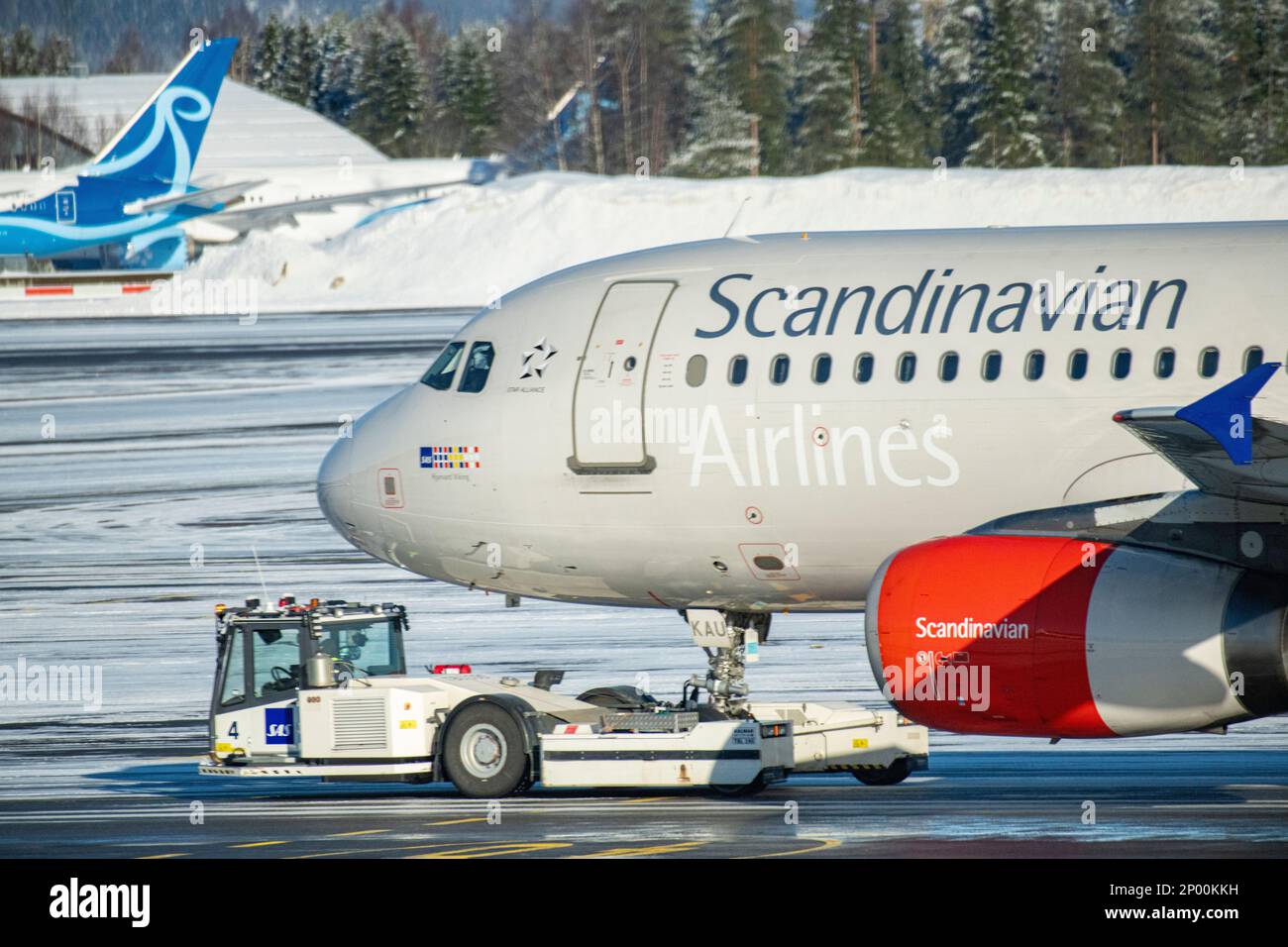 Oslo airport apron hi-res stock photography and images - Alamy