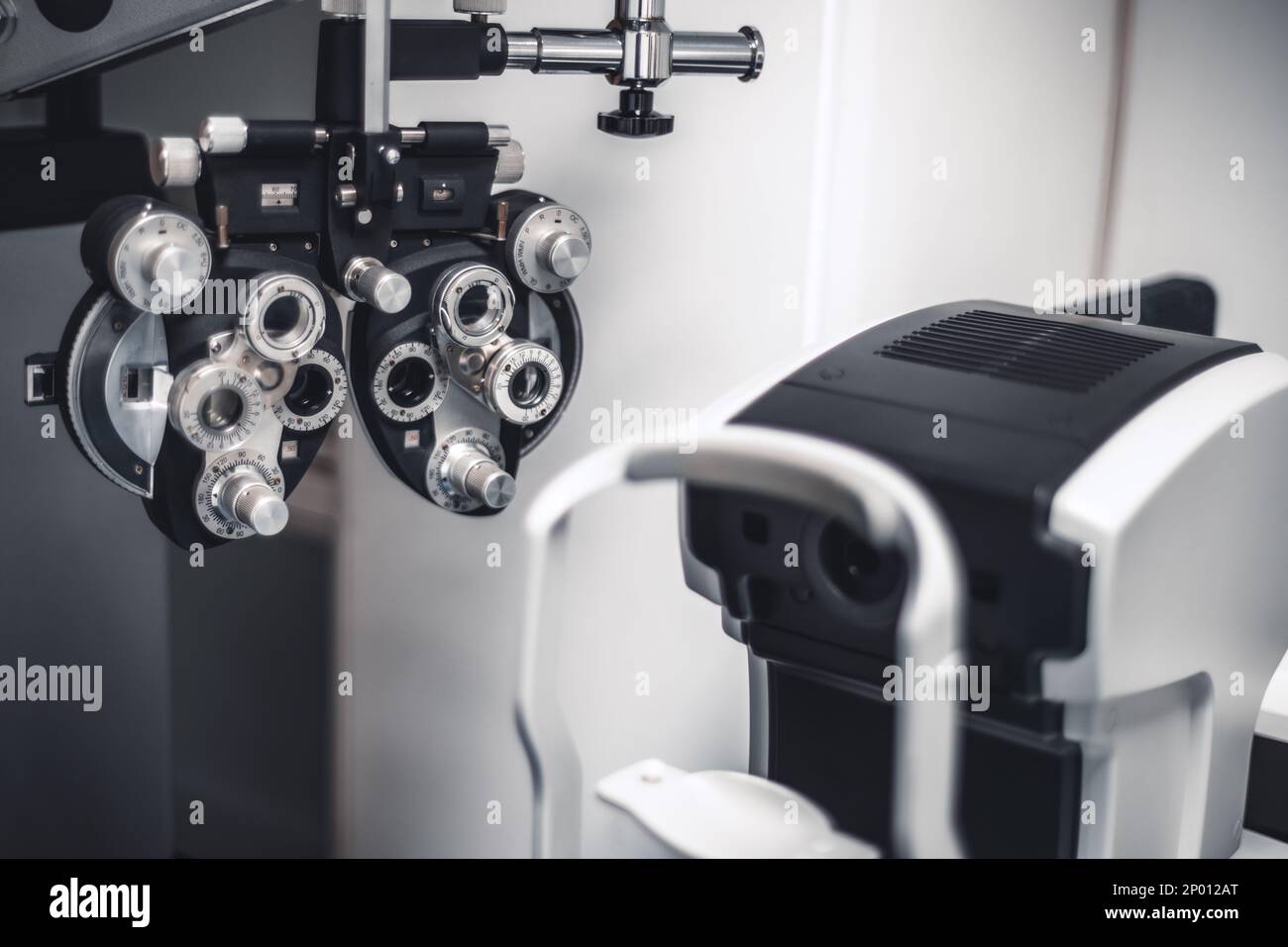 A phoropter commonly used in optometry practices is in selective focus ...