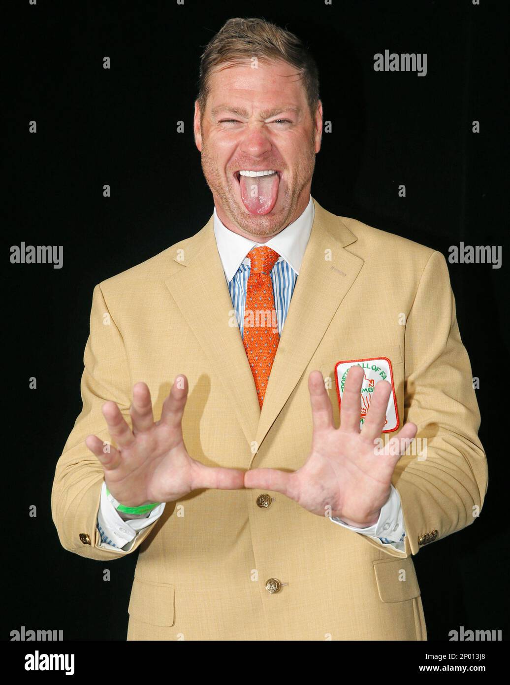 Jeremy Shockey flashes the "U" during the University of Miami Sports ...