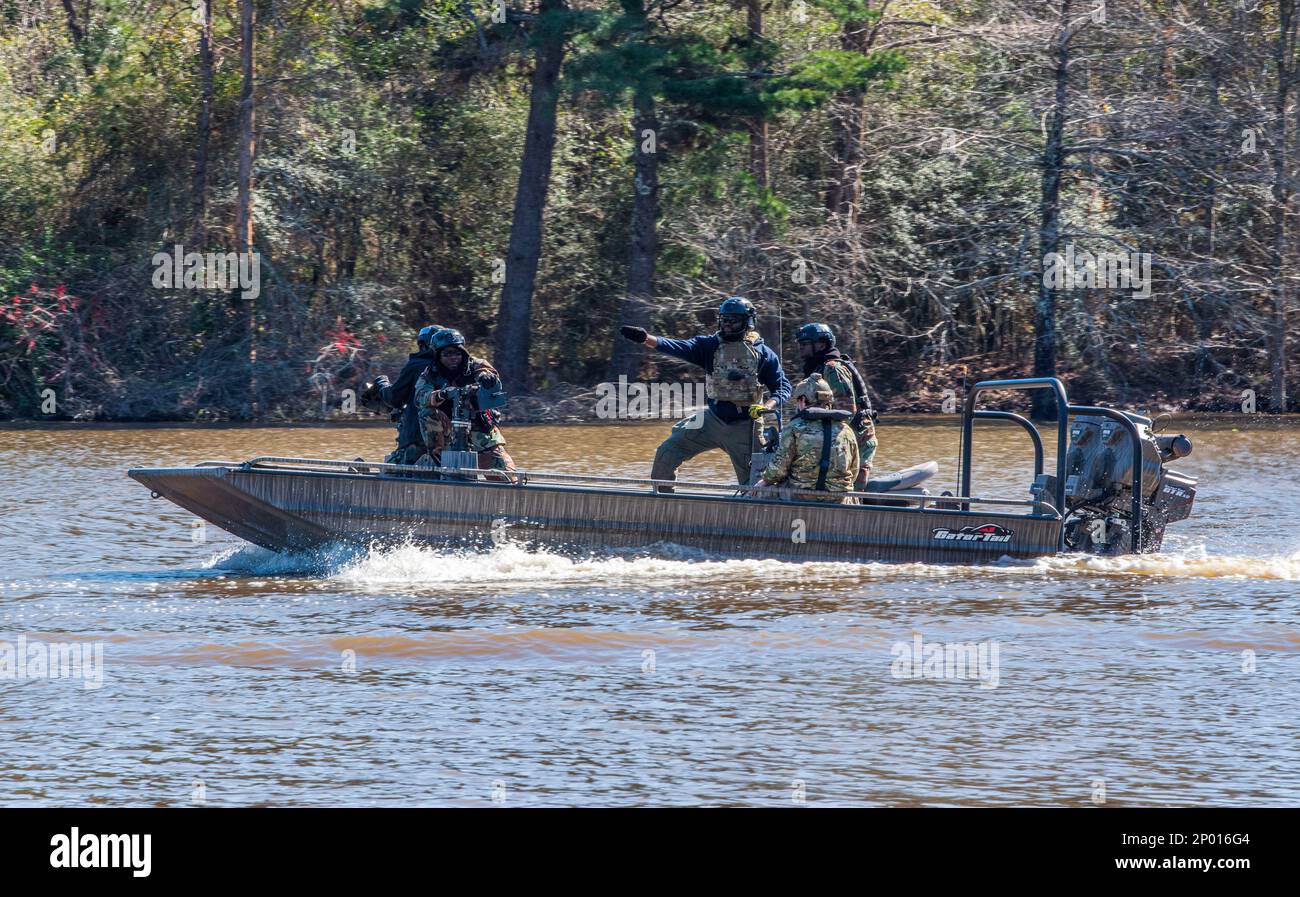 International security force professionals from Niger learn how to ...