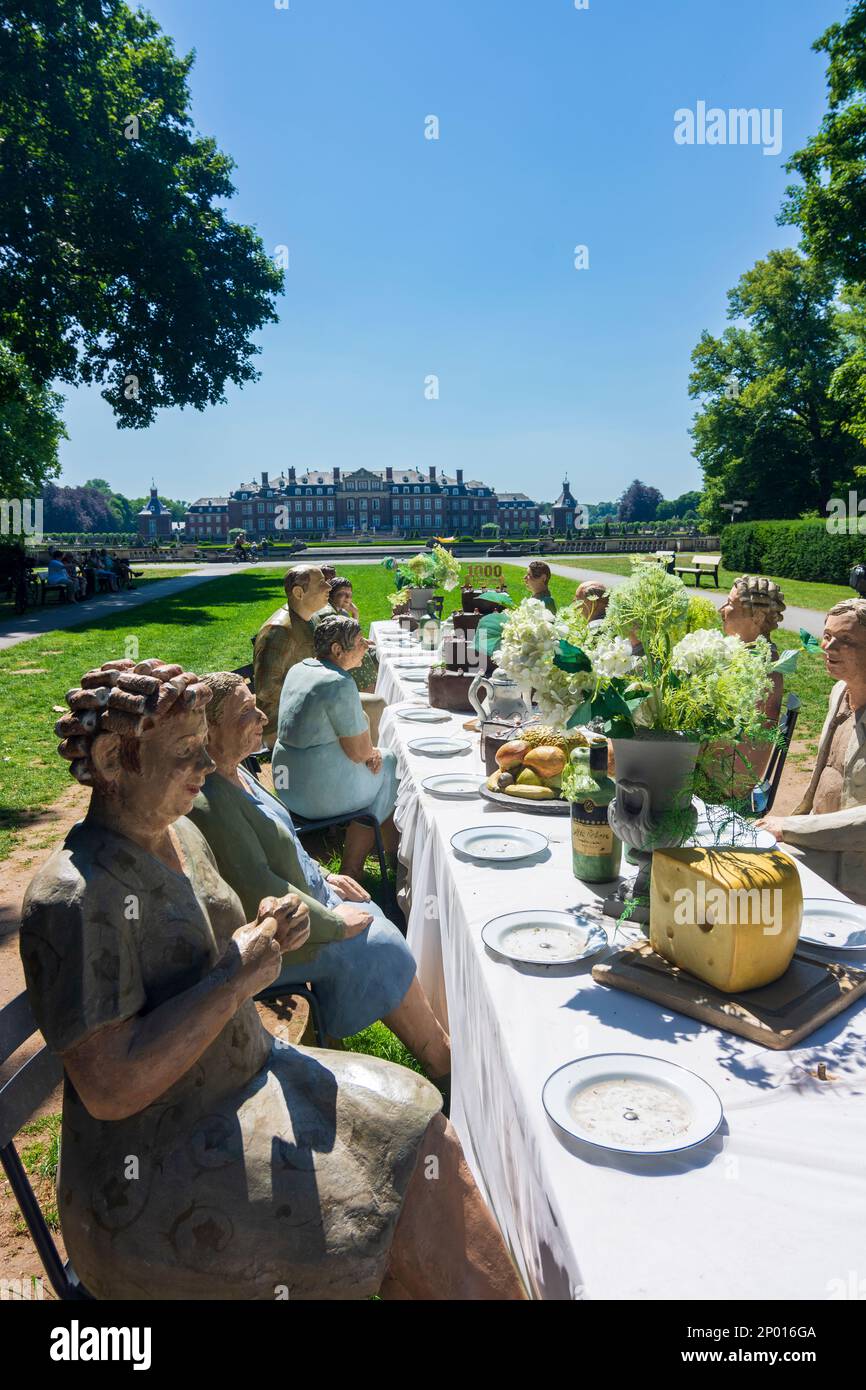 Nordkirchen: Schloss Nordkirchen water Castle, sculptures of ...