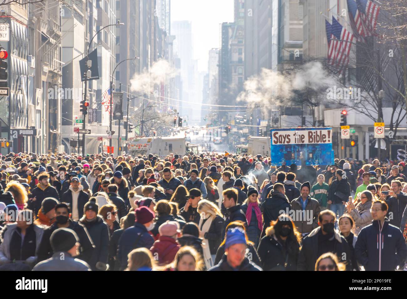 Sunday fifth avenue hi-res stock photography and images - Alamy