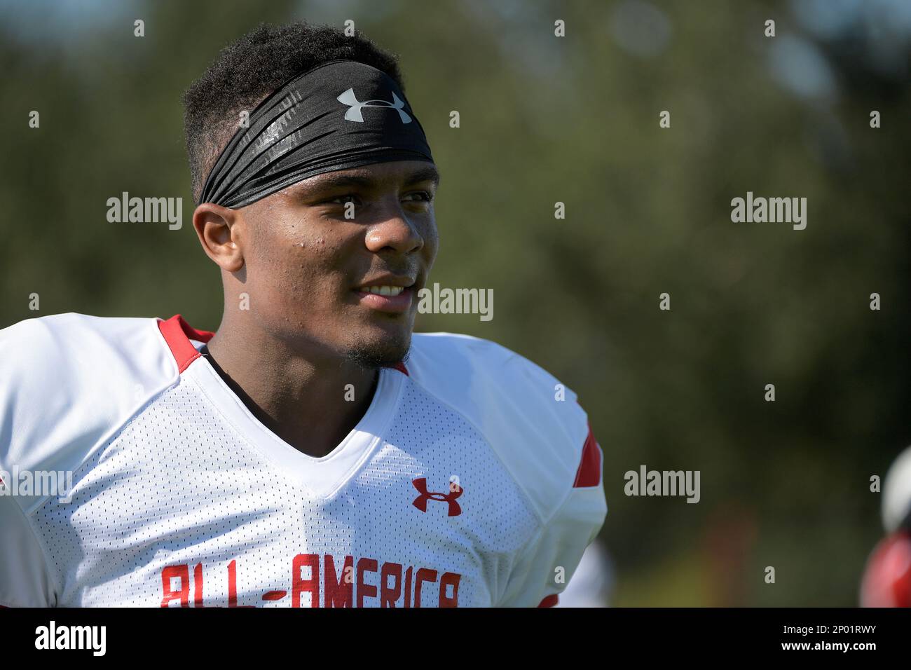 Team Highlight receiver Jhamon Ausbon (3) takes a break during a ...