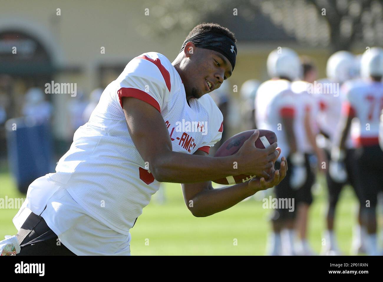 Team Highlight receiver Jhamon Ausbon (3) catches a ball during a ...