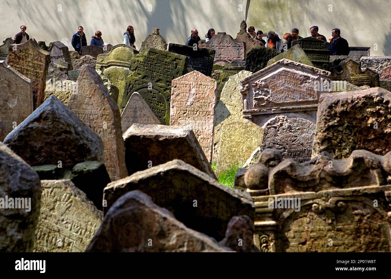 Old Jewish cementery. Jewish Museum. Josefov Jewish quarter.Prague ...