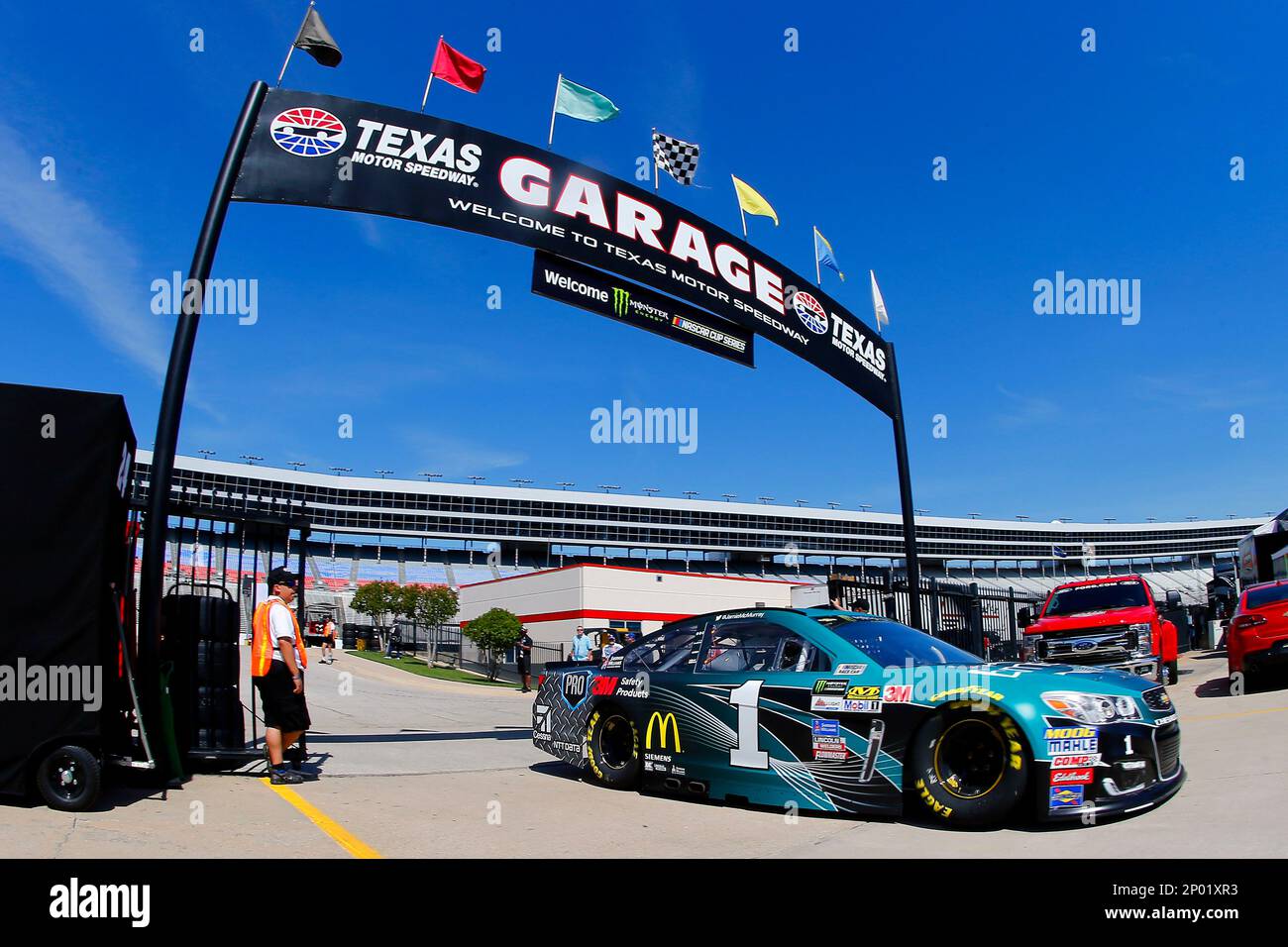 Jamie McMurray during practice for the NASCAR O'Reilly Auto Parts 500 ...