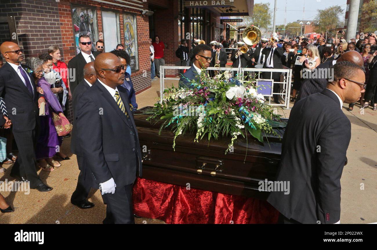The casket of rock 'n' roll legend Chuck Berry is carried out of his ...