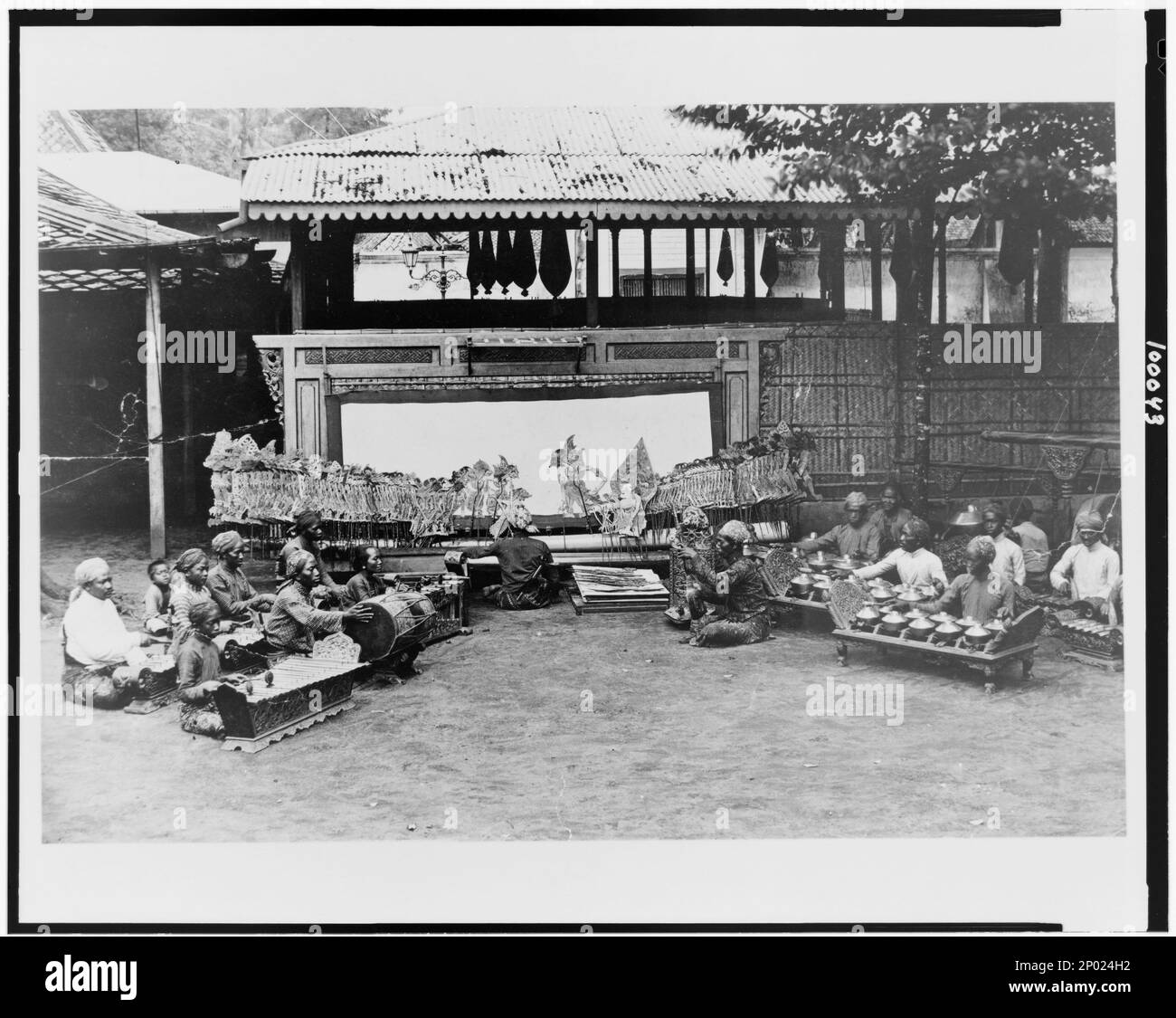 Gamelan java indonesia Cut Out Stock Images & Pictures - Alamy