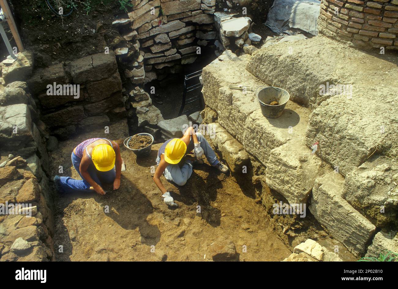 Classical archaeologists hi-res stock photography and images - Alamy