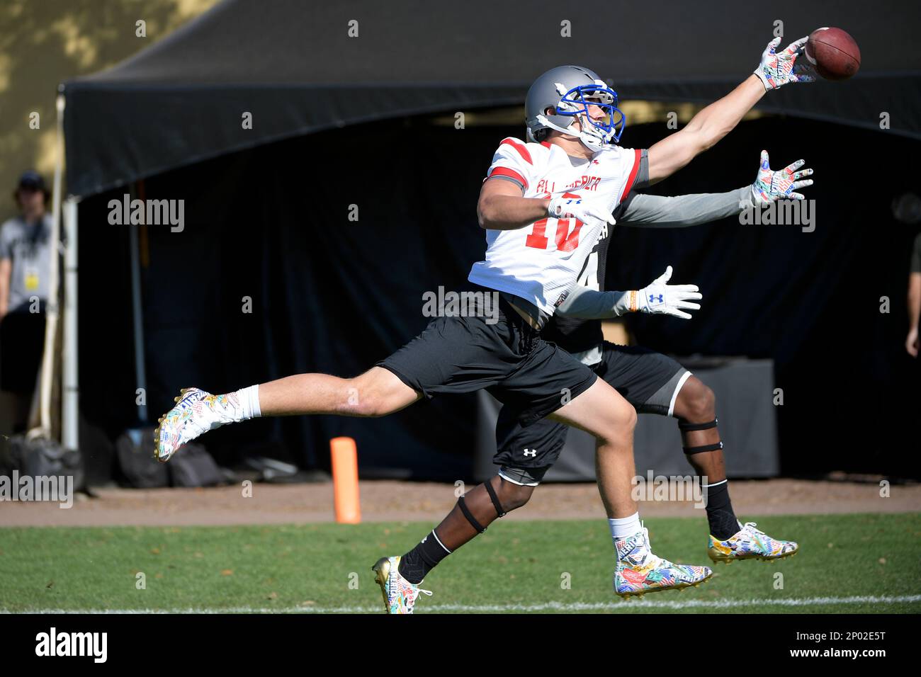 Team Armour tight end Jake Marwede (10) reaches for a pass in front of ...
