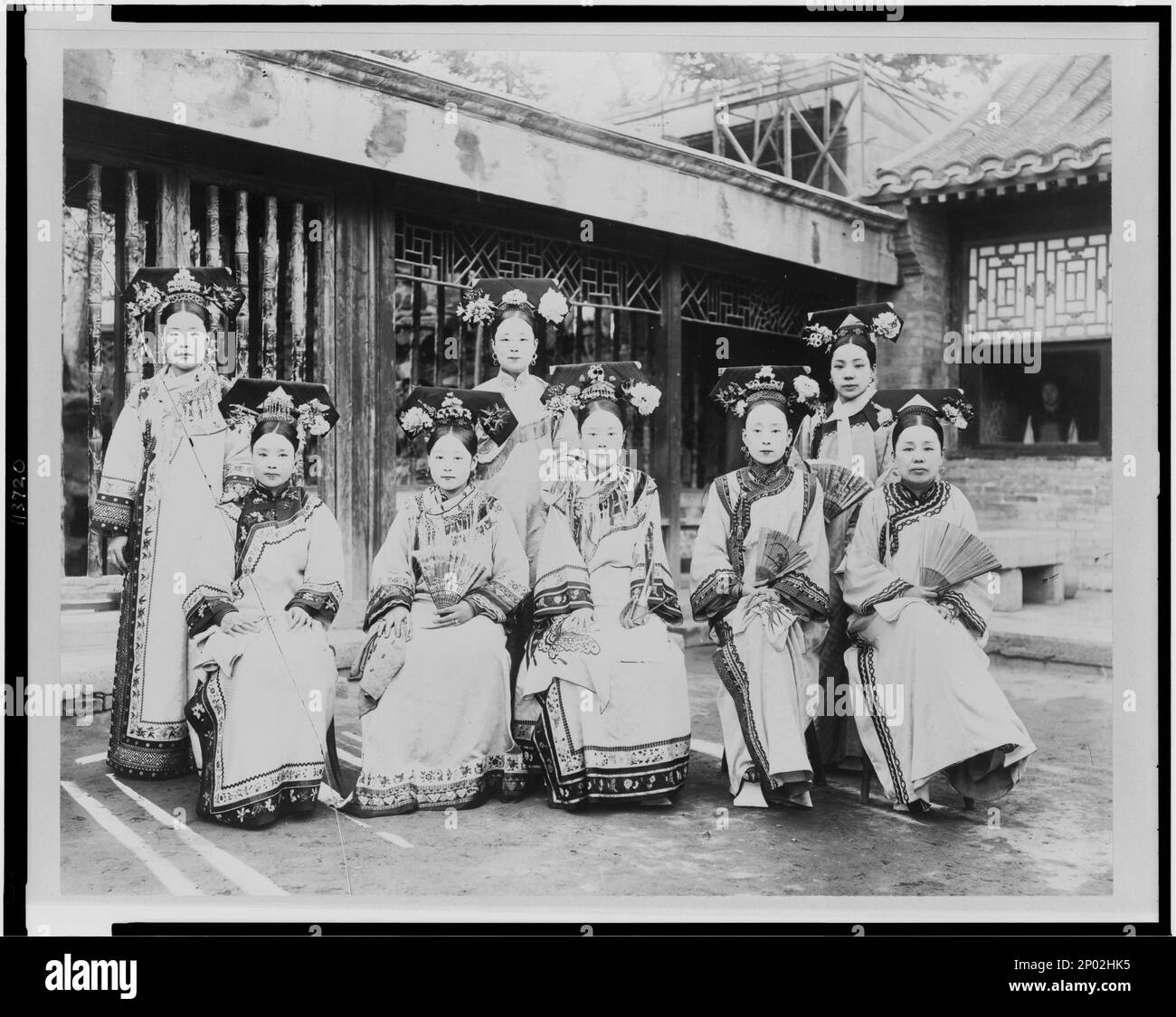 China smoking women Black and White Stock Photos & Images - Alamy