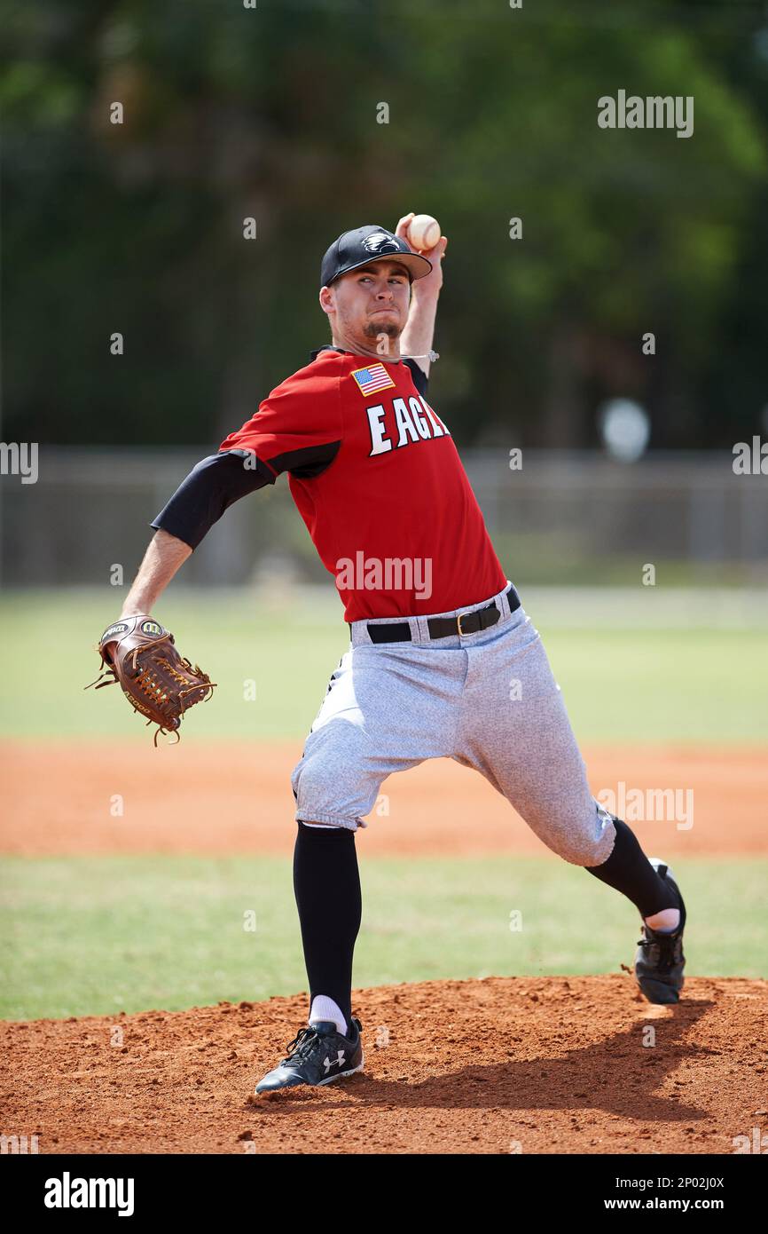 Edgewood College Eagles pitcher Mason Maziarka (33) delivers a pitch ...