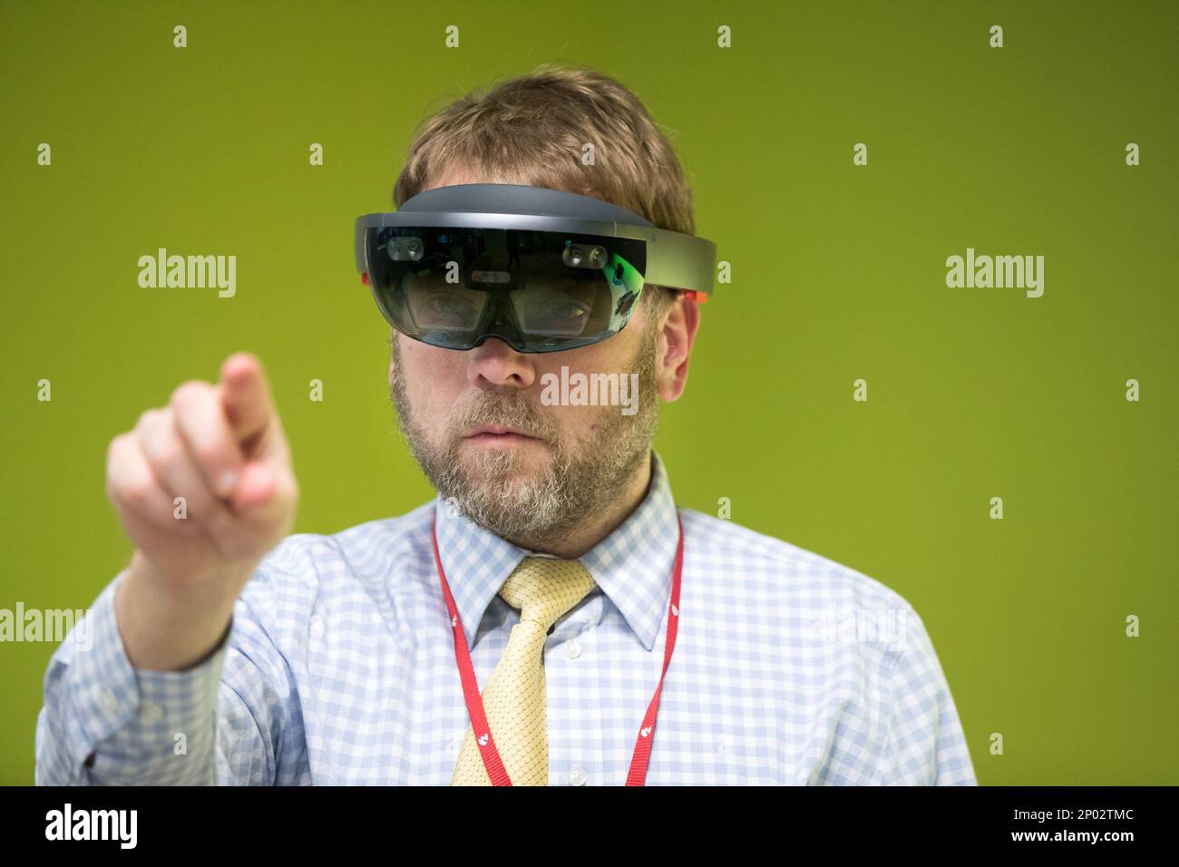 Brian Curtis demonstrates how to use a HoloLens self contained ...