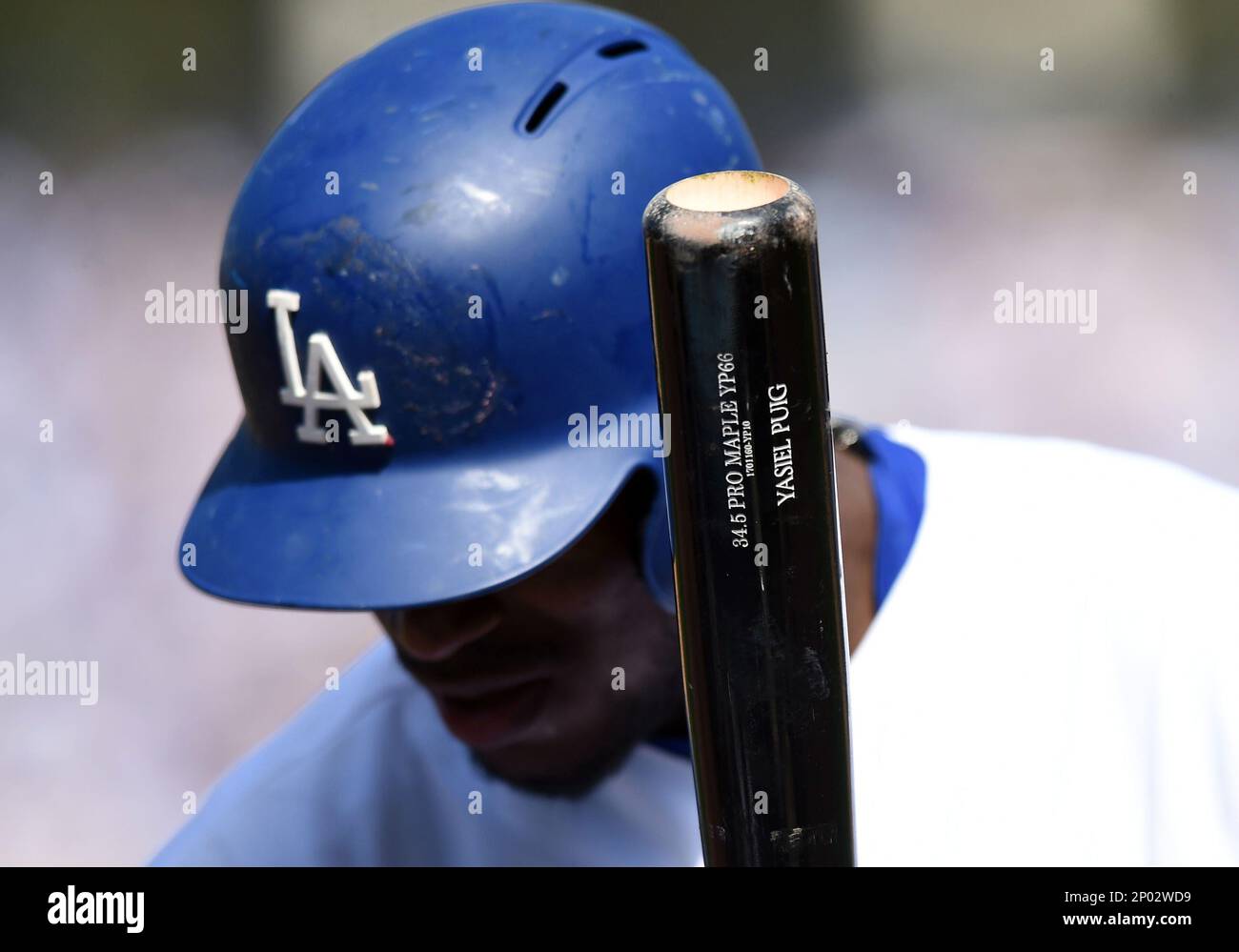 LOS ANGELES, CA - APRIL 03: Los Angeles Dodgers Outfield Yasiel Puig ...