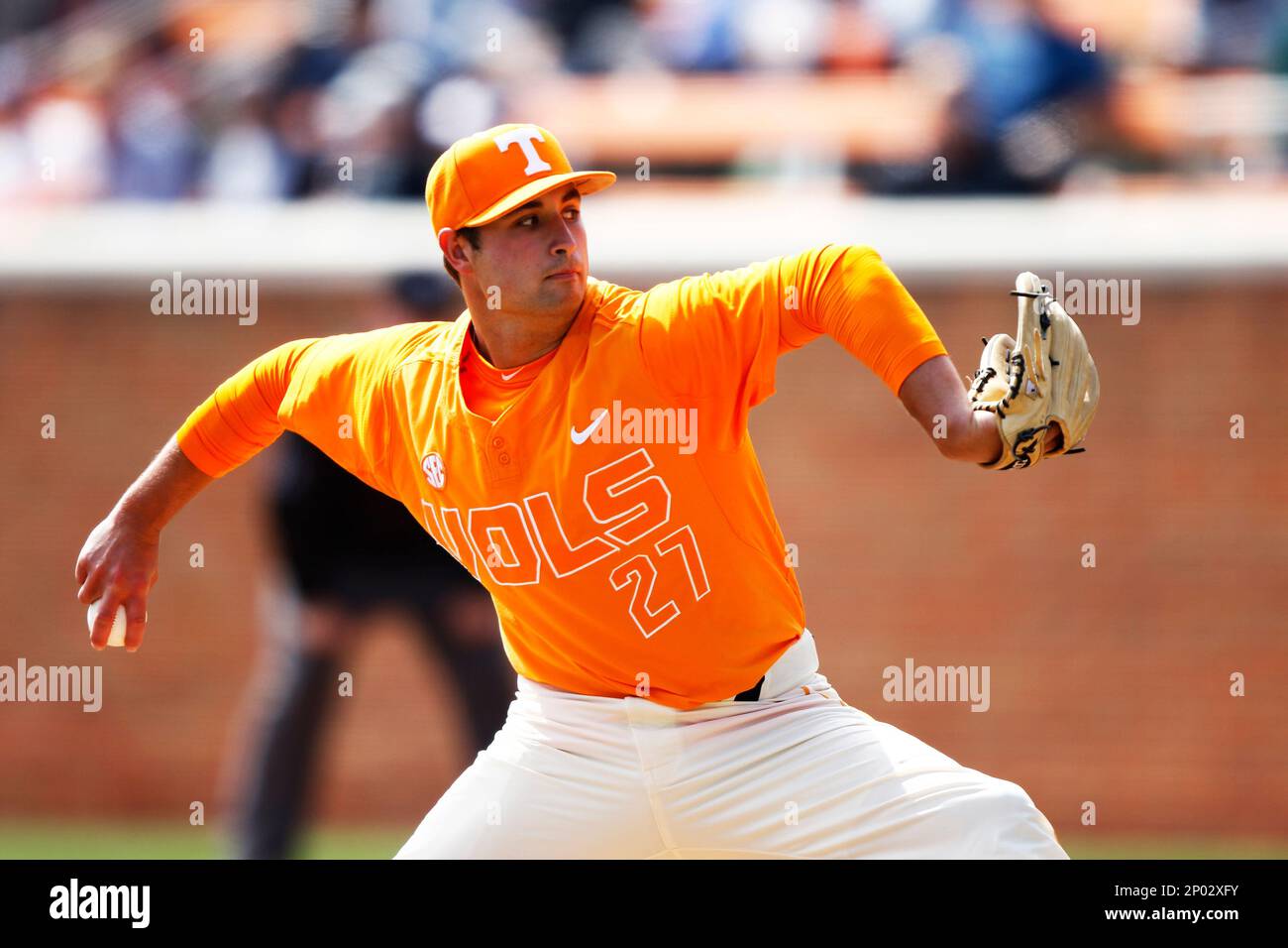 Tennessee pitcher Garrett Stallings (27) throws to a Georgia batter ...