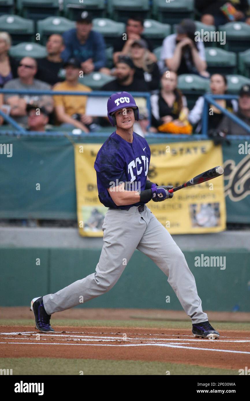 Cam Warner (4) of the TCU Horned Toads bats against the Long Beach ...