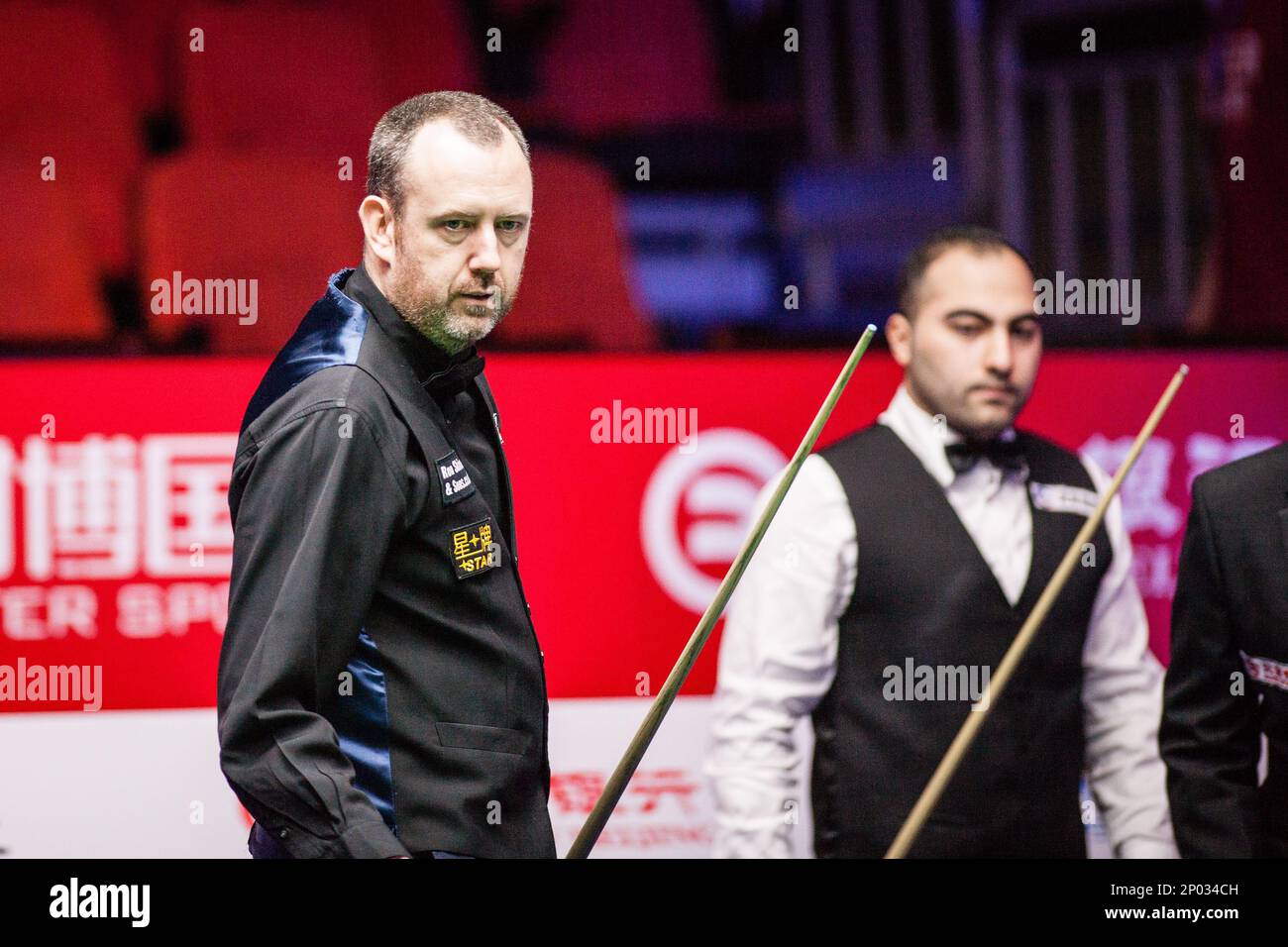 Mark Williams of Wales considers a shot to Hossein Vafaei of Iran in ... Mark Williams of Wales considers a shot to Hossein Vafaei of Iran in ...