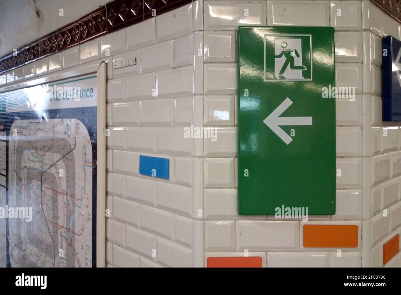 Metro exit and map hi-res stock photography and images - Alamy