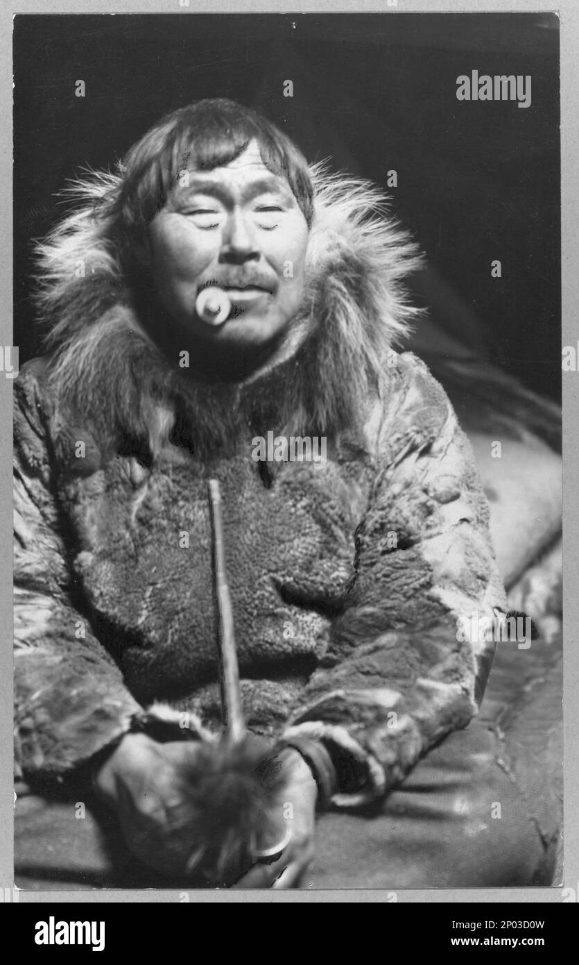 Indians of north america alaska 1890 1940 hi-res stock photography and ...