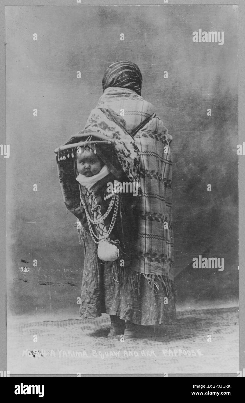 Indians of north america alaska 1890 1940 hi-res stock photography and ...
