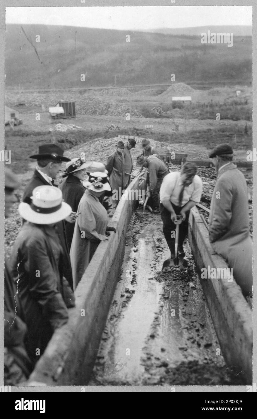 Gold mining equip hi-res stock photography and images - Alamy