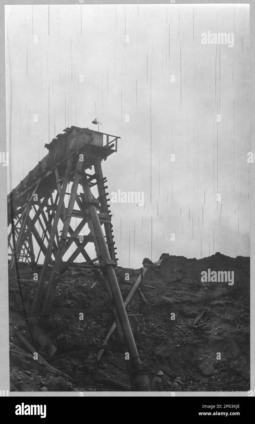 Trestles Black and White Stock Photos & Images - Alamy