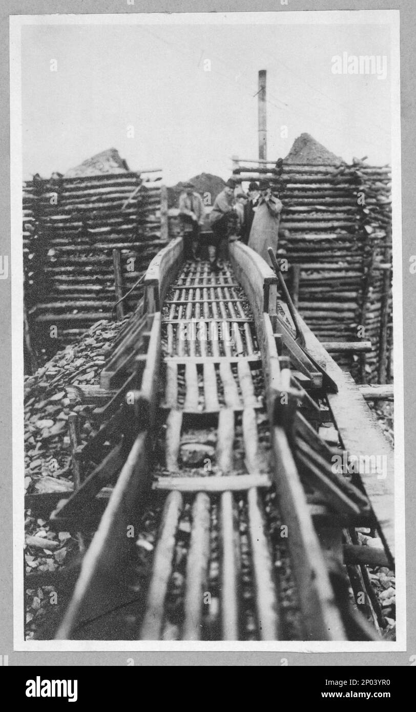 Gold mining alaska chatanika 1890 1920 hi-res stock photography and ...