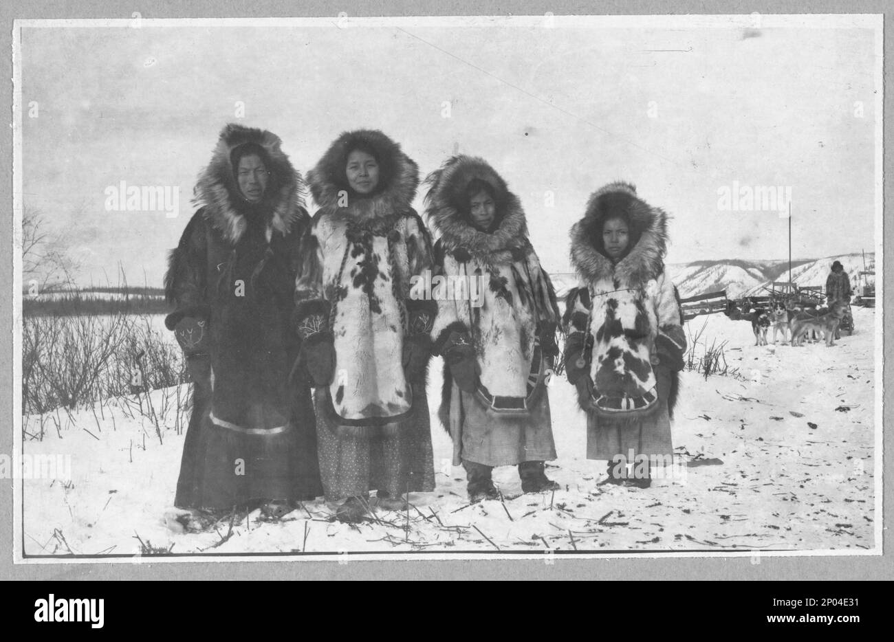Indians of north america women alaska 1890 1940 hi-res stock ...
