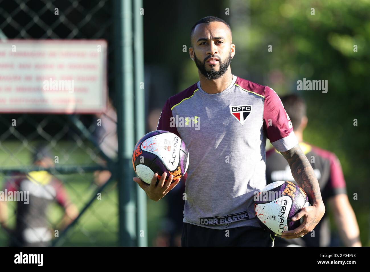 SAO PAULO - SP - 20/03/2017 - TREINO DO SAO PAULO - Wesley durante ...