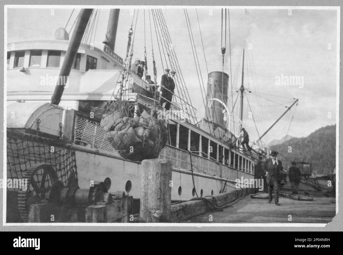 Loading copper on ship. Frank and Frances Carpenter collection , Gift; Mrs. W. Chapin Huntington ...