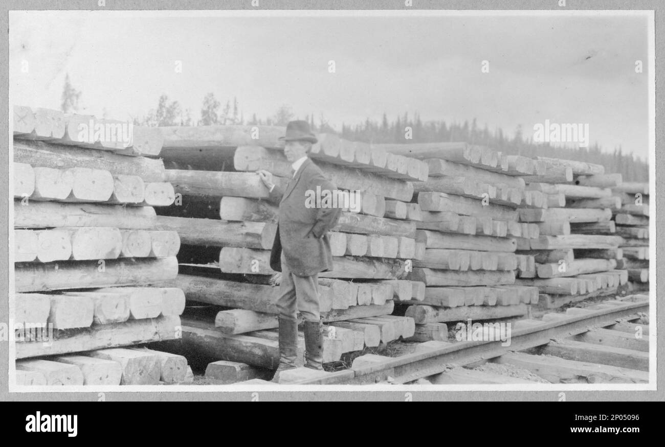Railroad ties alaska anchorage 1890 1920 hi-res stock photography and ...